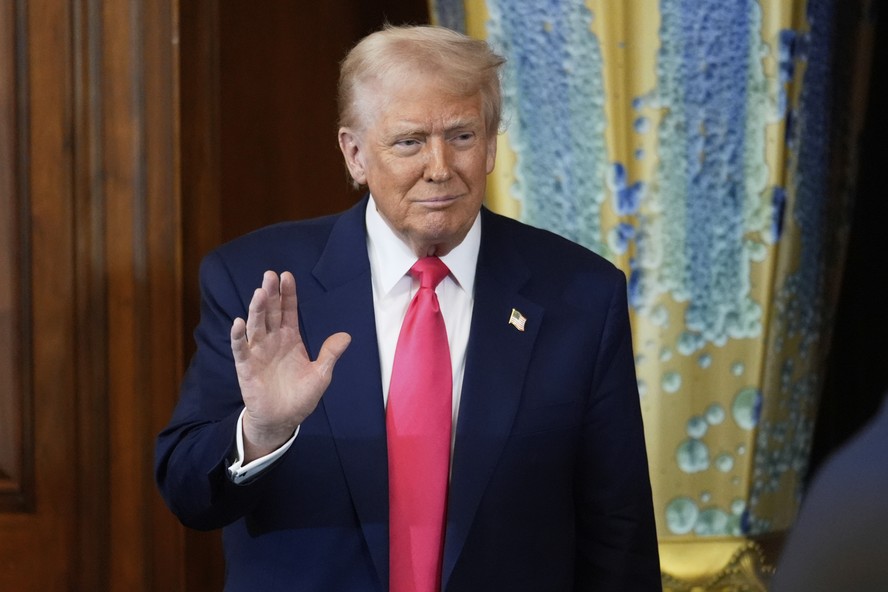 Trump invoca lei de 1798 para permitir deportação em massa sem aval ...