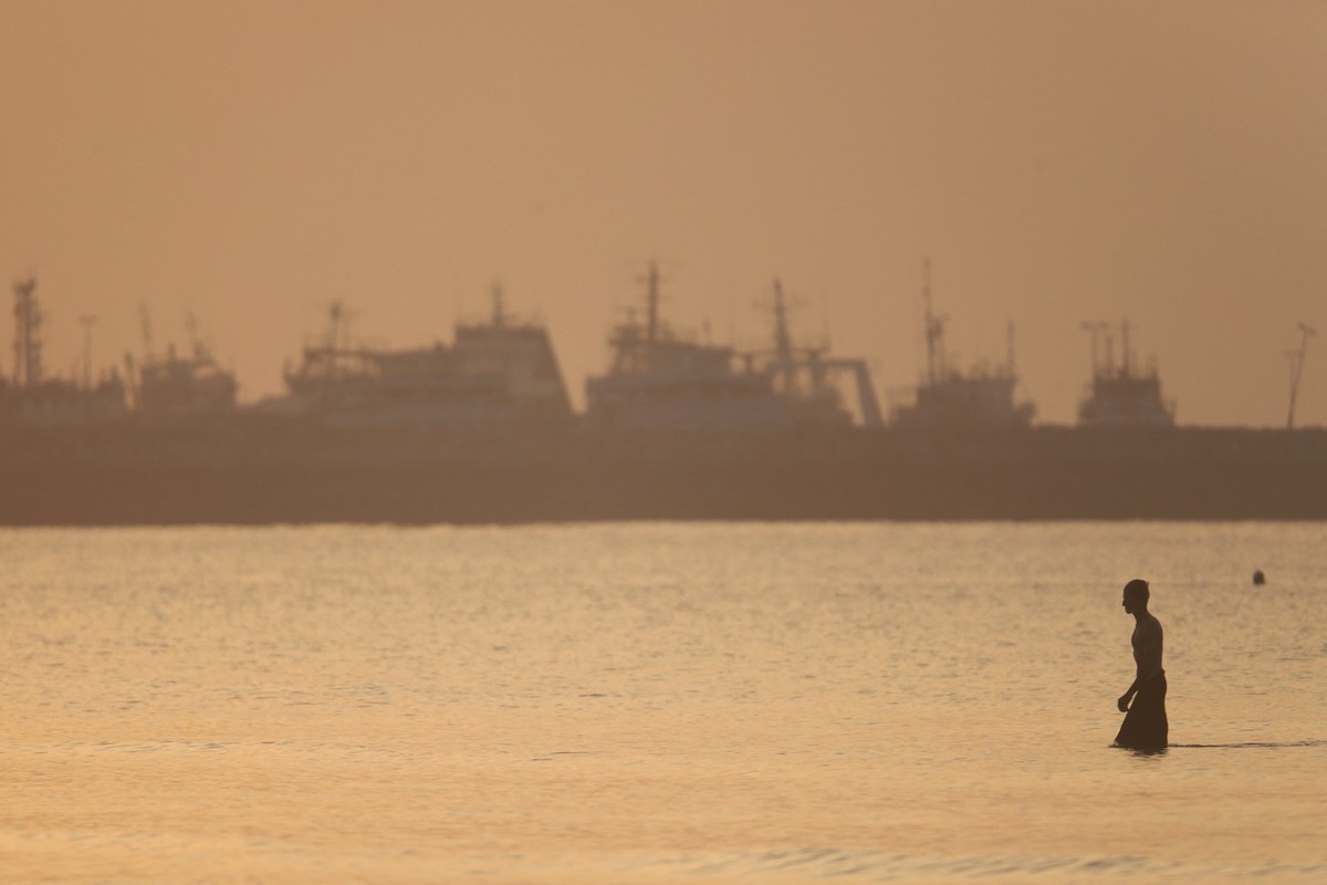 EUA ajudaram navios comerciais na travessia de Ormuz, diz jornal ...