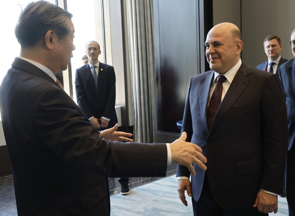 Premiê russo vai à China para tentar romper isolamento | Mundo | Valor ...
