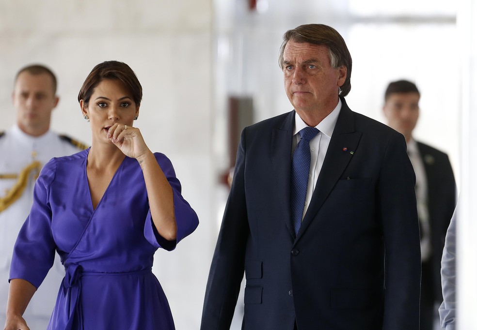 Caso das vacinas de Bolsonaro preocupa PL mais do que dinheiro vivo de ...