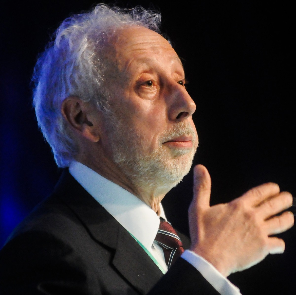 Economia política deve ser prioridade para superar crise, diz Persio ...