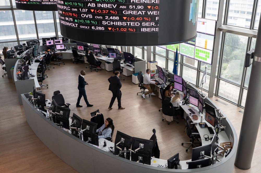Bolsas da Europa recuam enquanto mercado avalia situação no Oriente ...