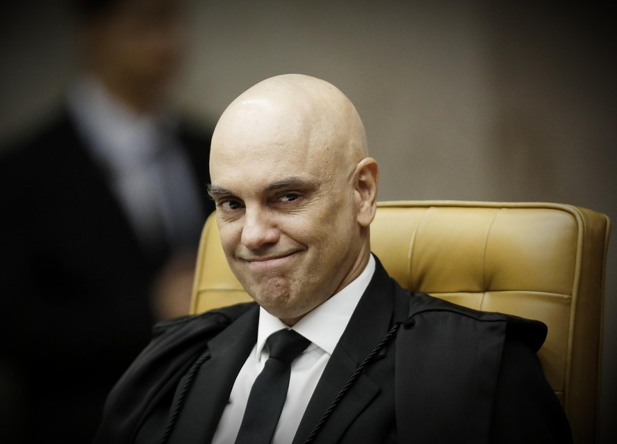 Moraes dá 48 horas para Bolsonaro explicar descumprimento de decisão e possível fuga para ...