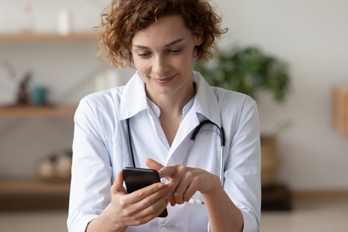 Programa Cuidado Digital oferece manual completo para médicos adotarem ...