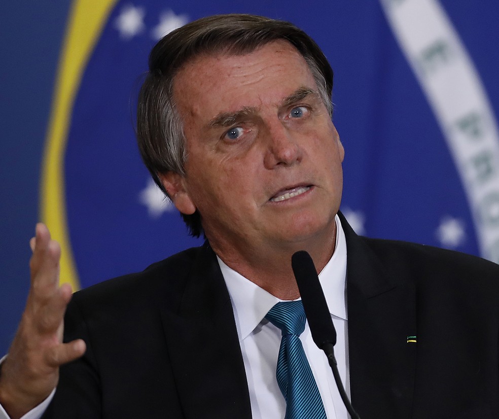 Bolsonaro acena com reestruturação das carreiras policiais e volta a ...