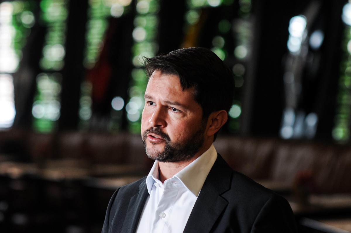 Espaçolaser: Leonardo Correa renuncia ao cargo de diretor financeiro e ...