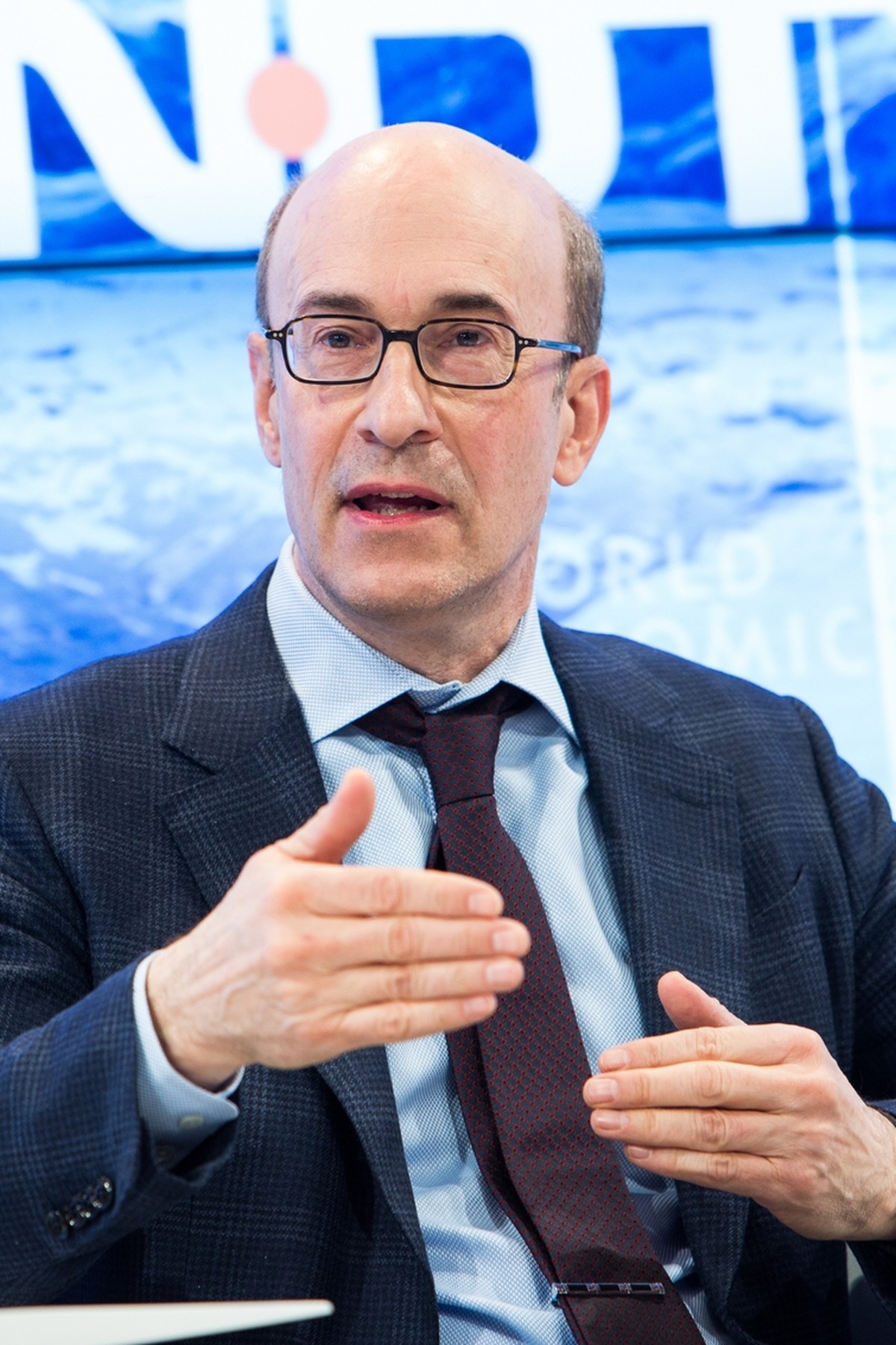 Equipe de Trump é inexperiente, diz Rogoff | Mundo | Valor Econômico