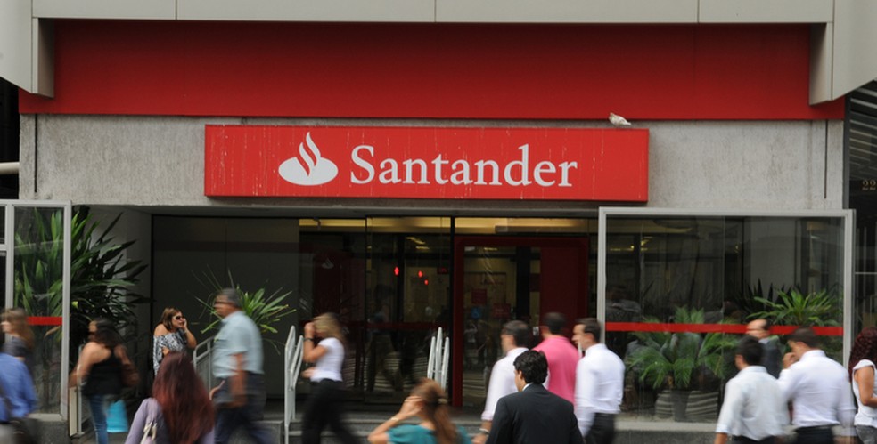 Santander eleva rentabilidade e se aproxima do líder Itaú | Finanças ...