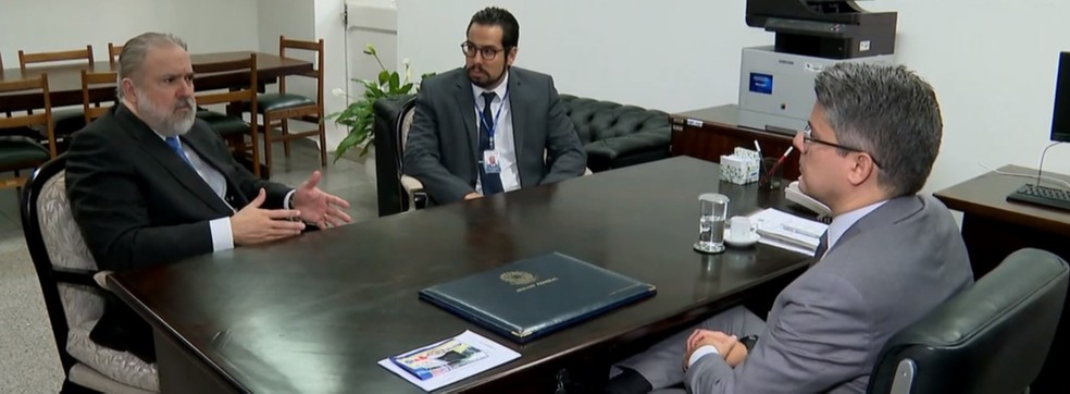 Aras relata que sinalizou limites ao conhecer Bolsonaro | Política ...