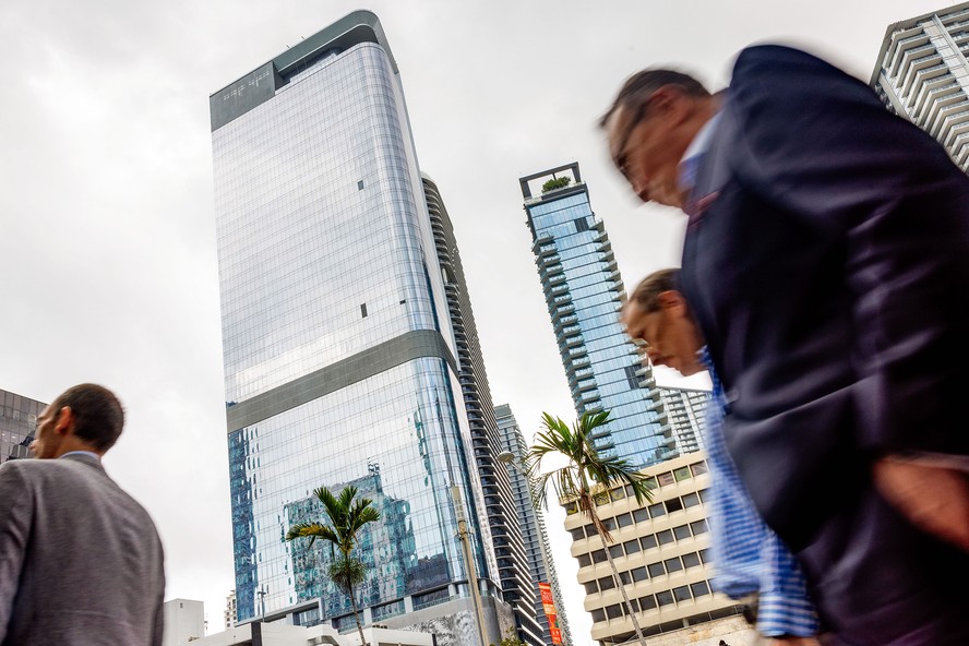 Liquidado, Master transforma endereço mais caro de Miami em 'escritório ...