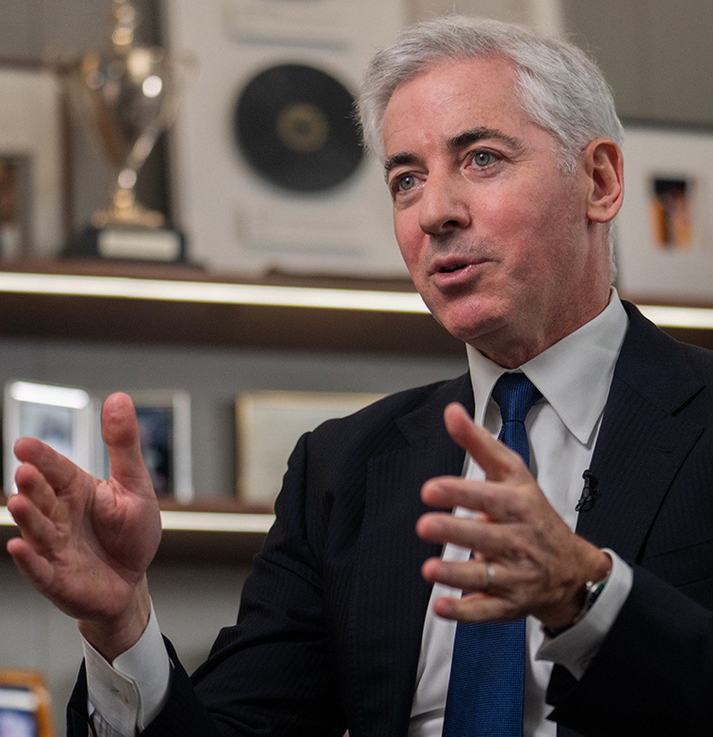 Bill Ackman aposta em rede social e estilo Buffett para valorizar fundo ...