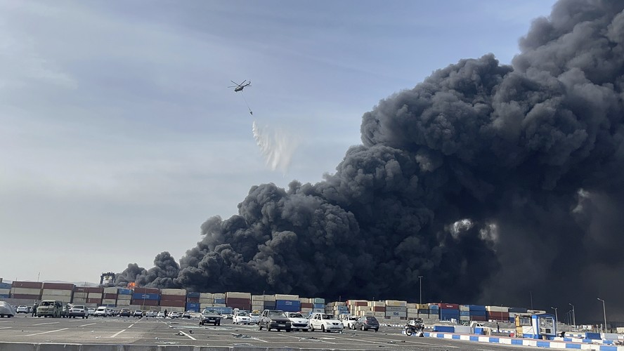 Número de feridos em explosão em porto no Irã sobe para 800 | Mundo ...