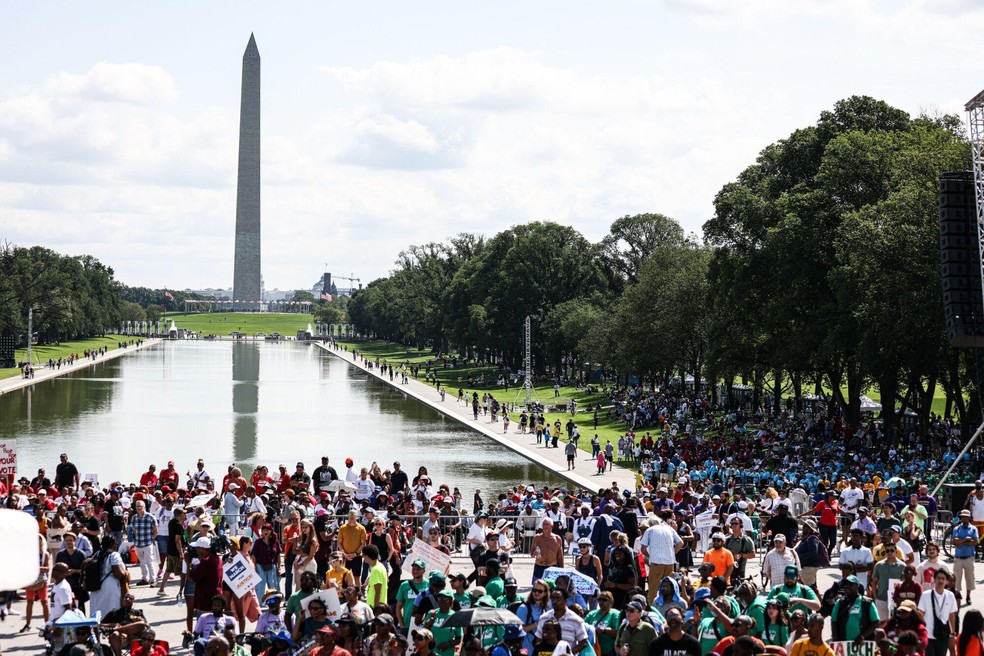Aniversário da marcha de Luther King reúne milhares de pessoas em ...