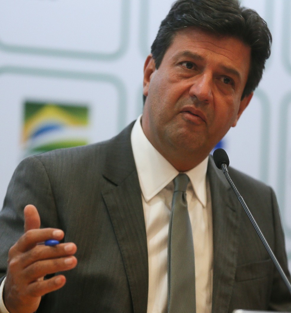 Após 1ª morte, Mandetta diz que SUS terá até três meses de ‘muito ...