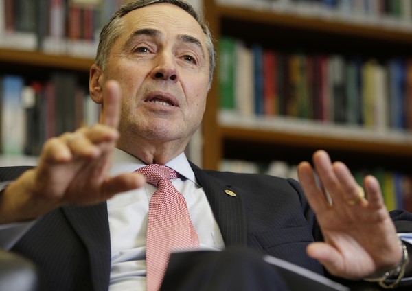 Barroso diz estar empenhado em viabilizar uma solução para o piso da ...