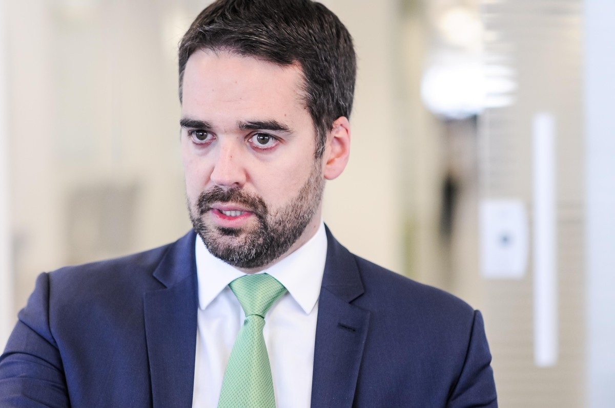 Eduardo Leite volta-se para o Rio Grande do Sul | Política | Valor ...