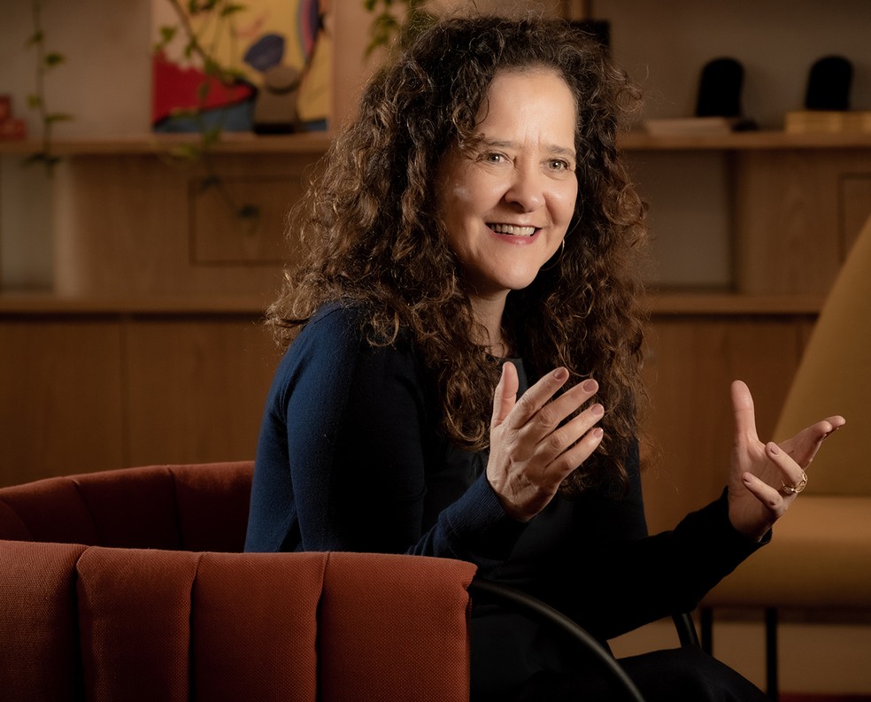 Carla Madeira, literatura e biologia para as CEOs | Impresso | Valor ...