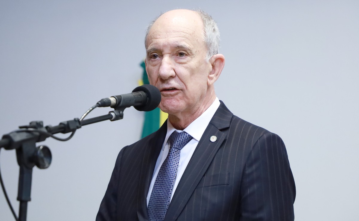 Rui Falcão defende nova constituinte para o futuro e propõe Dia de Luta ...