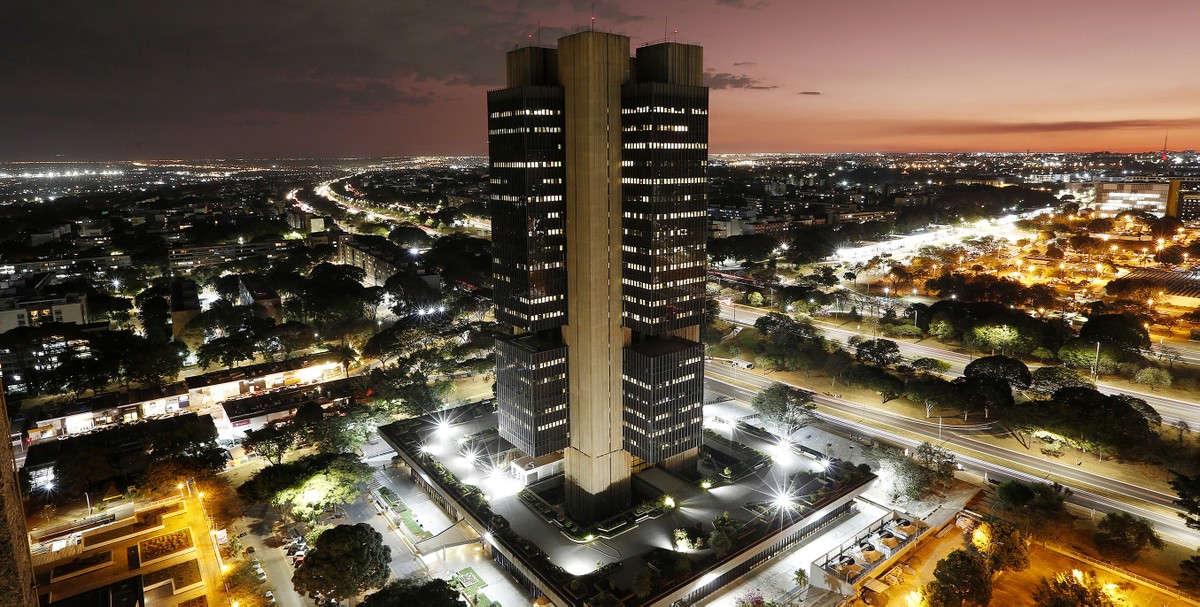 Mercado vê chance de BC 'queimar' até US$ 17 bi das reservas para ...