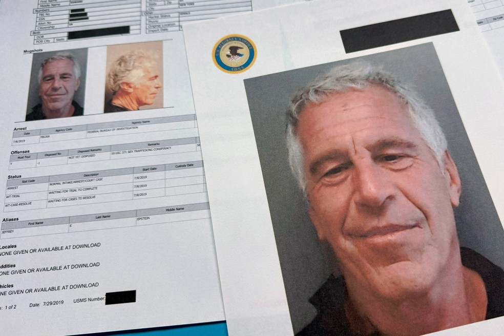 Departamento de Justiça publica arquivos desaparecidos de Epstein ...