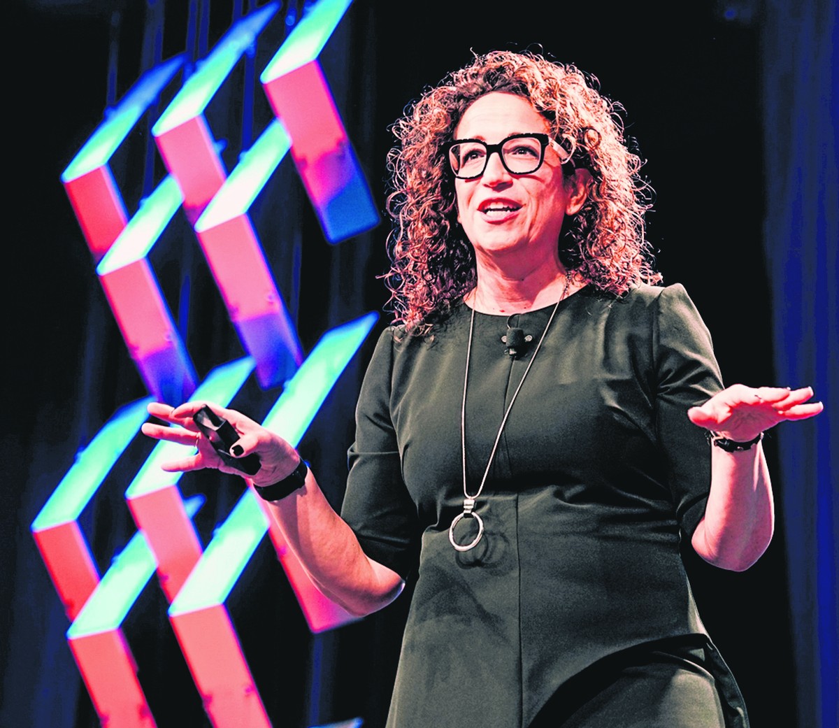 O trio de tecnologias que moldará o futuro, segundo Amy Webb | SXSW ...