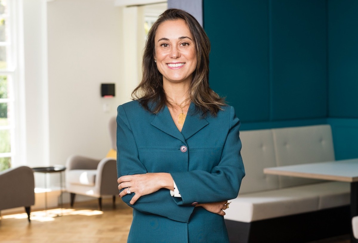 Quem é a economista mineira que conquistou título da realeza britânica ...