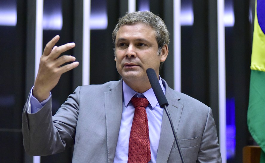 Futuro líder do PT na Câmara cobra mais vigilância, para que governo ...