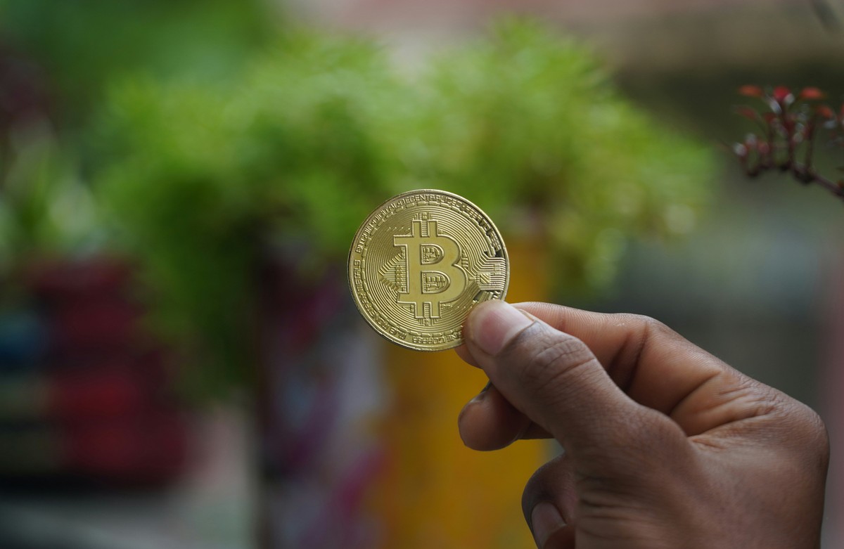 Criptomoedas voltam a US$ 4 tri de capitalização após alívio com ...