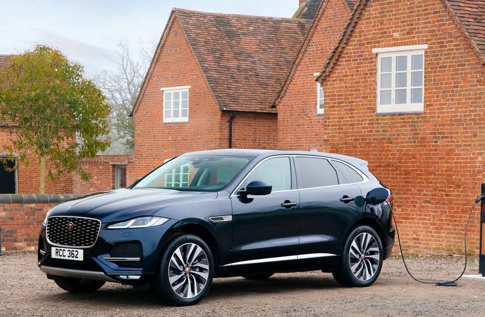 Jaguar F-Pace 2023 tem versão híbrida ‘plug-in’ | Empresas | Valor ...