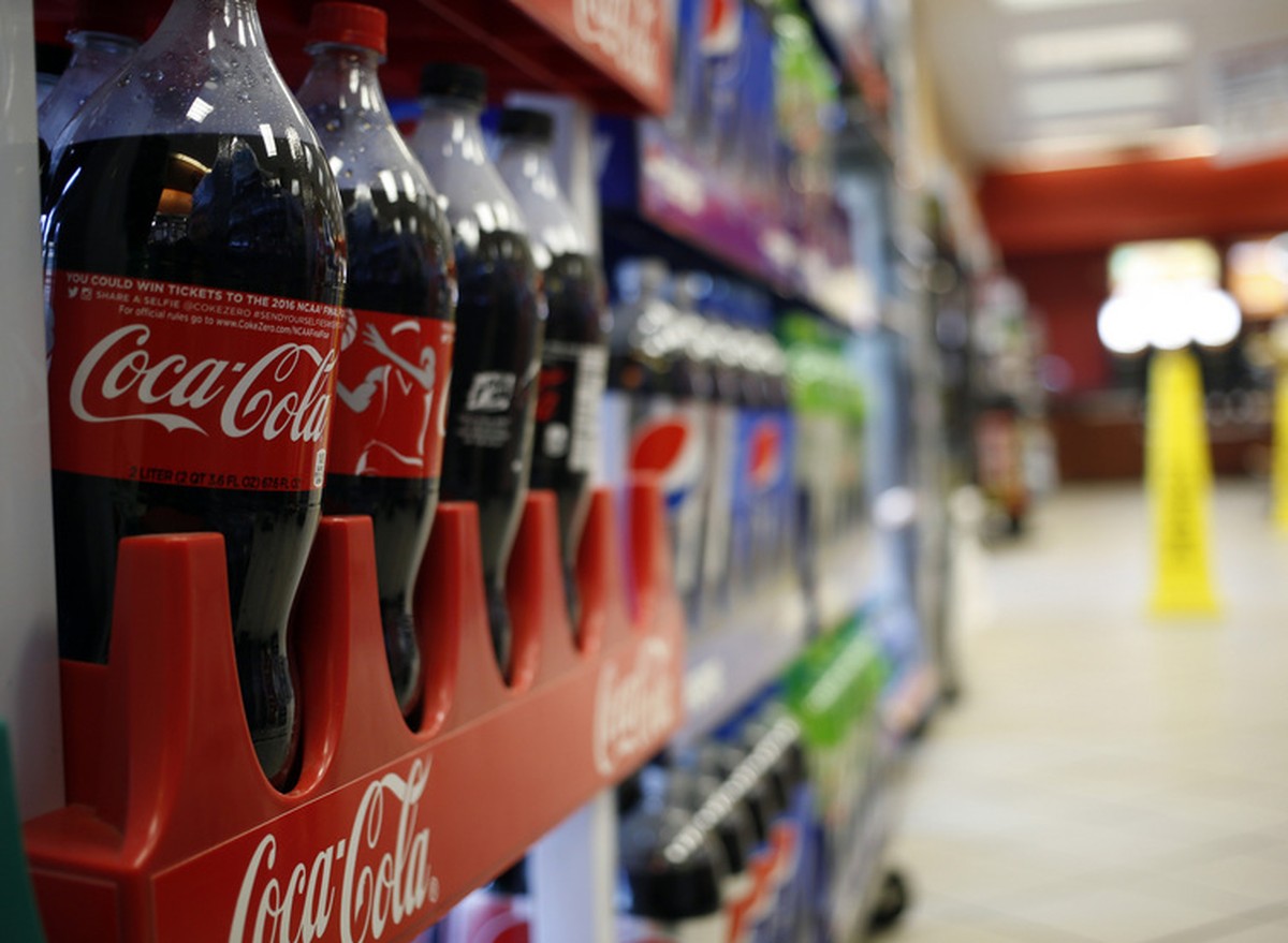 Com latas que 'gritam gol', Coca-Cola lança promoção para a Copa de ...