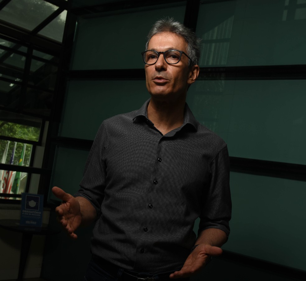 Zema toma posse para 2º mandato em MG e destaca adesão ao Regime de ...