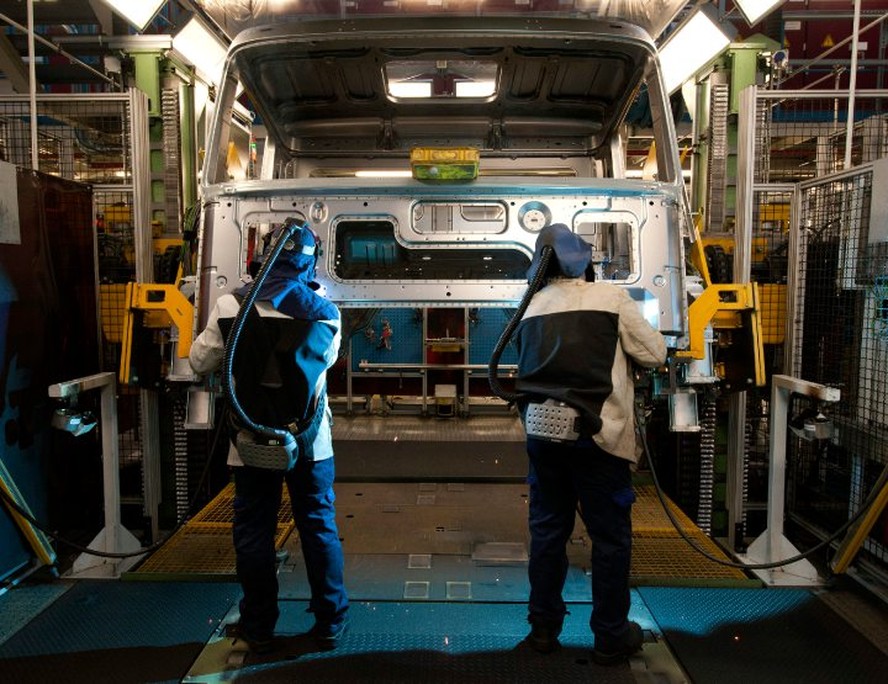 Daimler: Lucro líquido avança 20% no 3º tri, para 2,47 bilhões de euros ...