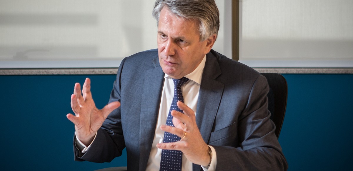 Após crítica, Shell anuncia saída imediata da Rússia | Empresas | Valor ...