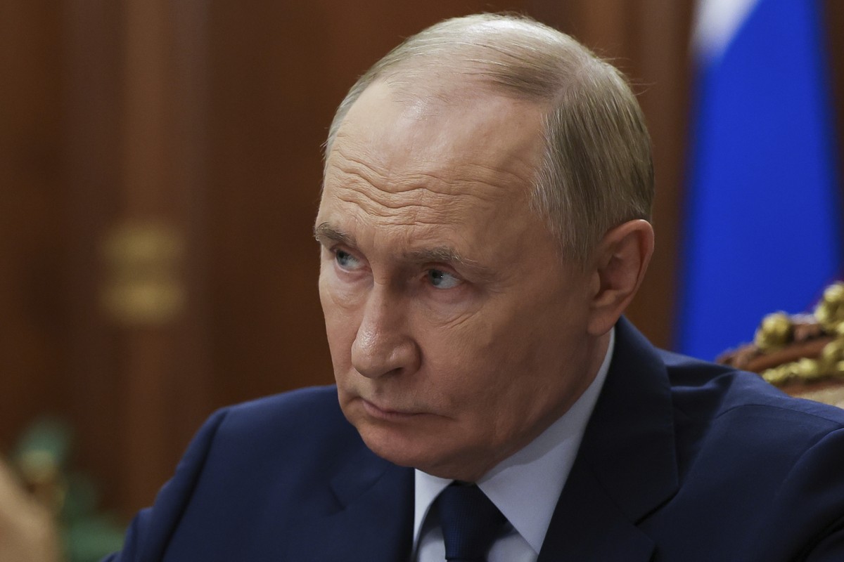 Putin ameaça bloquear acesso da Ucrânia ao mar e diz estar preparado se ...