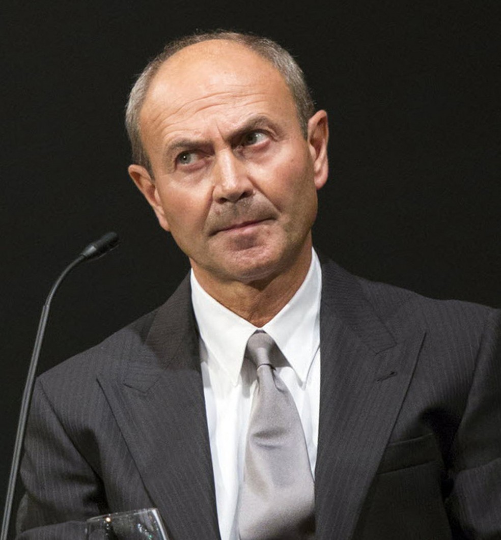 Versace inicia operação direta no Rio e em São Paulo | Empresas | Valor ...