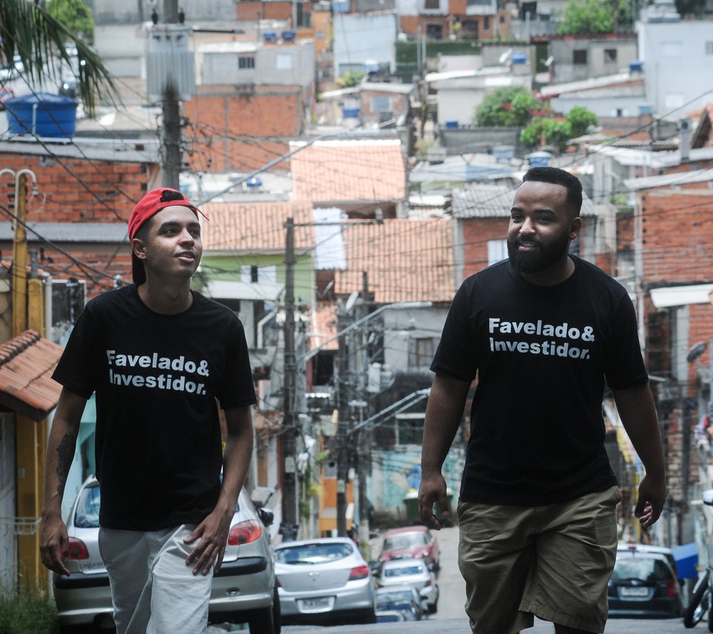 Dupla paulistana estimula favela a investir em bolsa | Impresso | Valor ...