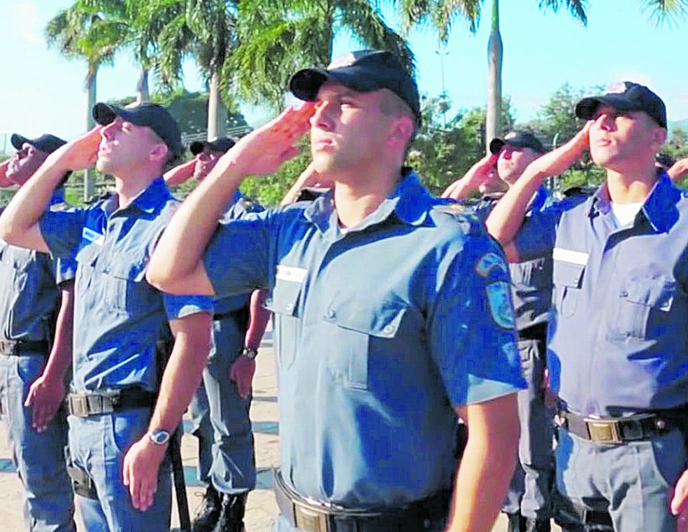 A Pm Do Rio Por Quem A Faz Eu And Valor Econômico