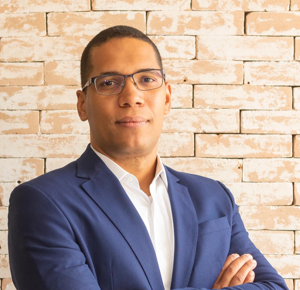 Warren anuncia ex-coordenador da dívida pública como estrategista-chefe ...