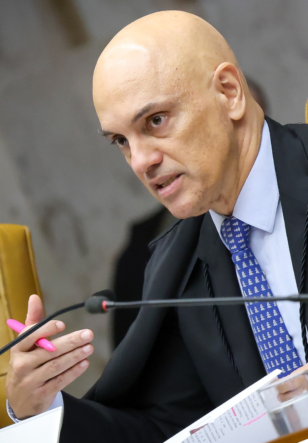 Alexandre de Moraes agiu fora da lei? Veja o que juristas dizem ...