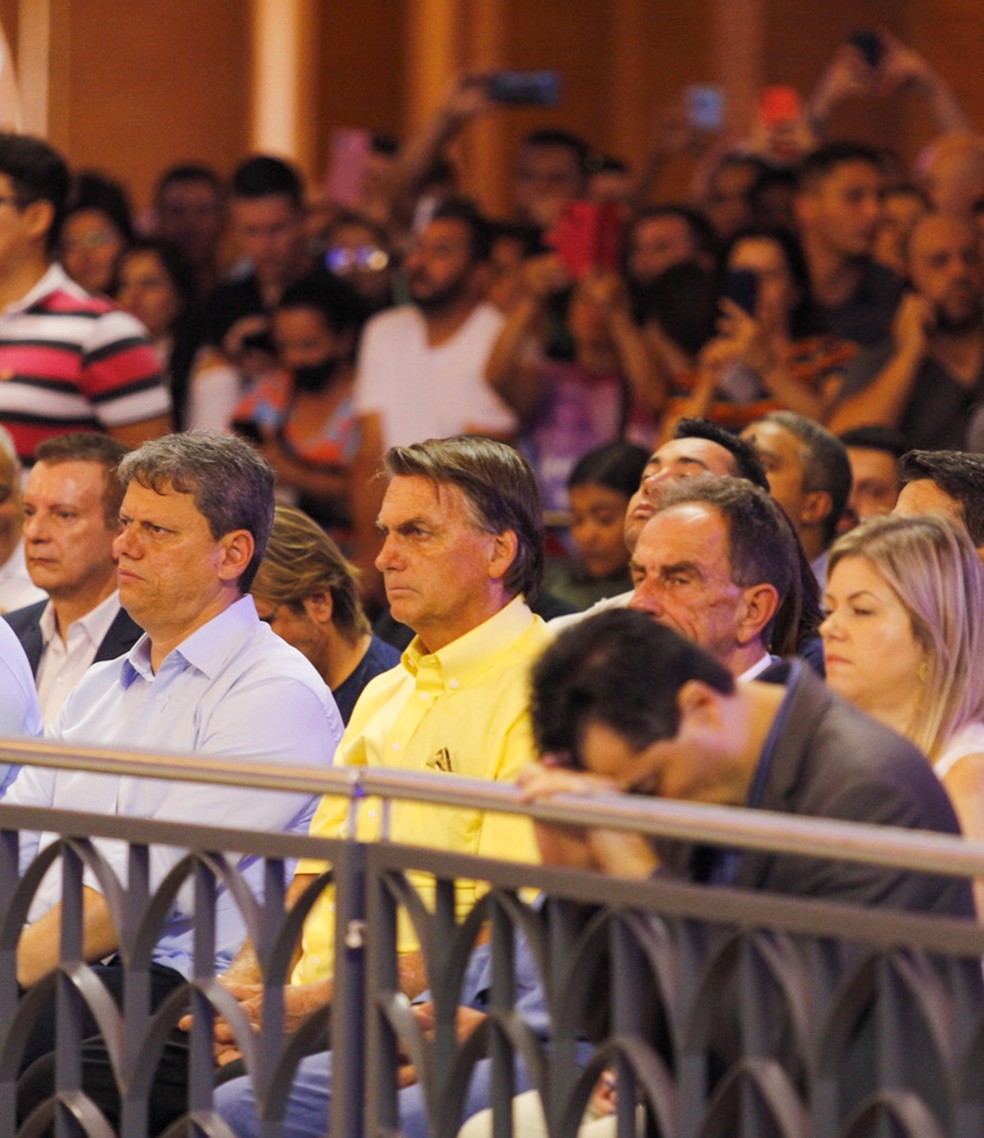 Bolsonaro busca apoio de evangélicos e católicos no feriado | Eleições ...