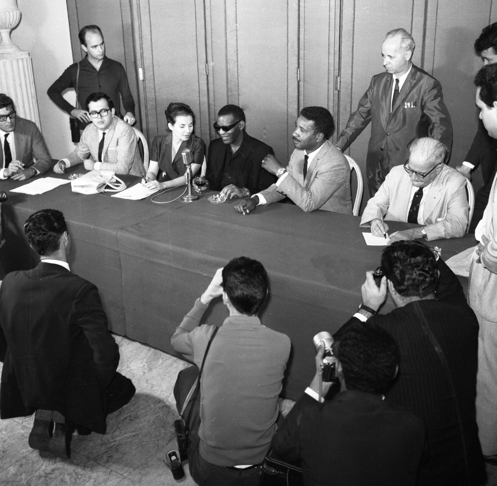 Copacabana Palace completa 100 anos; veja fotos do icônico hotel e seus ...