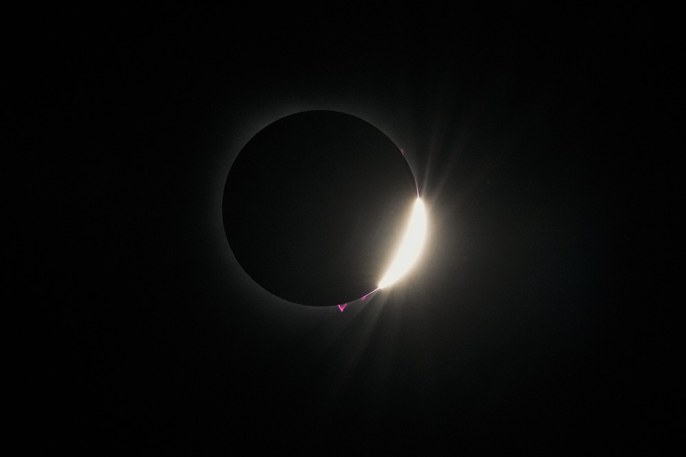 Veja as fotos do eclipse solar total de 8 de abril de 2024 | Mundo ...