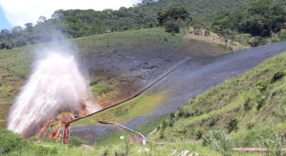 Mineroduto da Anglo vaza e minério atinge rio | Empresas | Valor Econômico