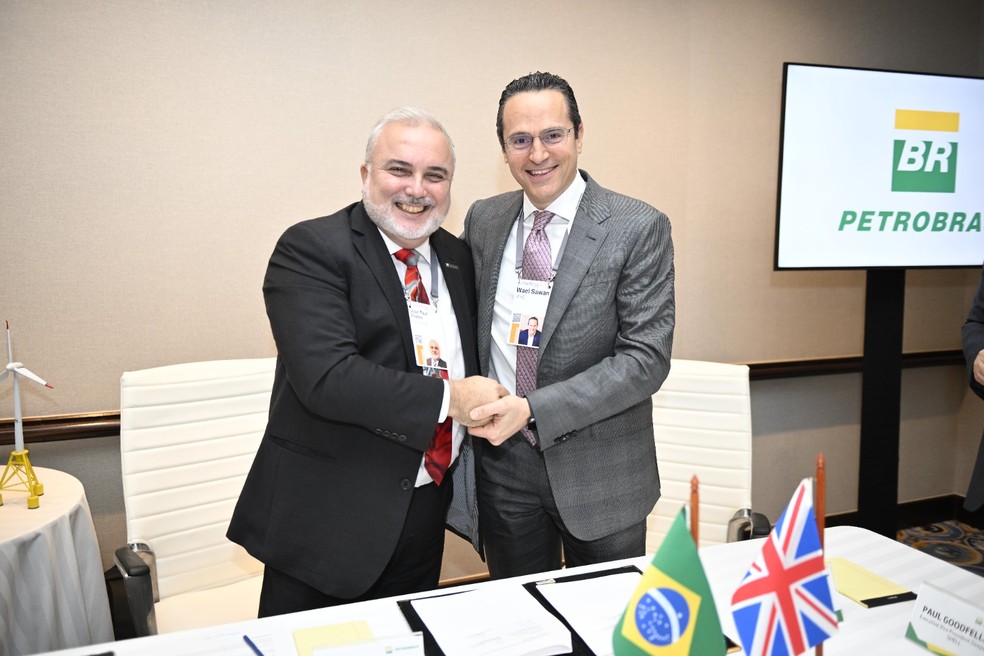 Petrobras e Shell firmam acordo para colaborar em exploração e redução ...