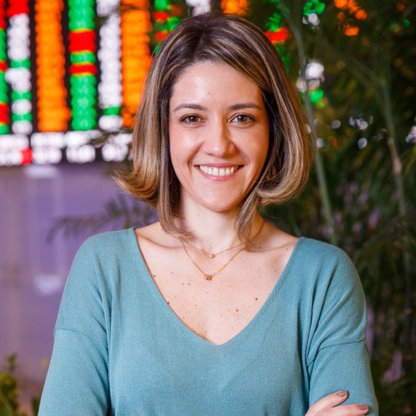 Número de mulheres investidoras cresce 7% em 2024 e alcança recorde ...