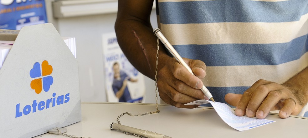 Tesouro institui nova loteria da Caixa, a + Milionária | Brasil | Valor ...