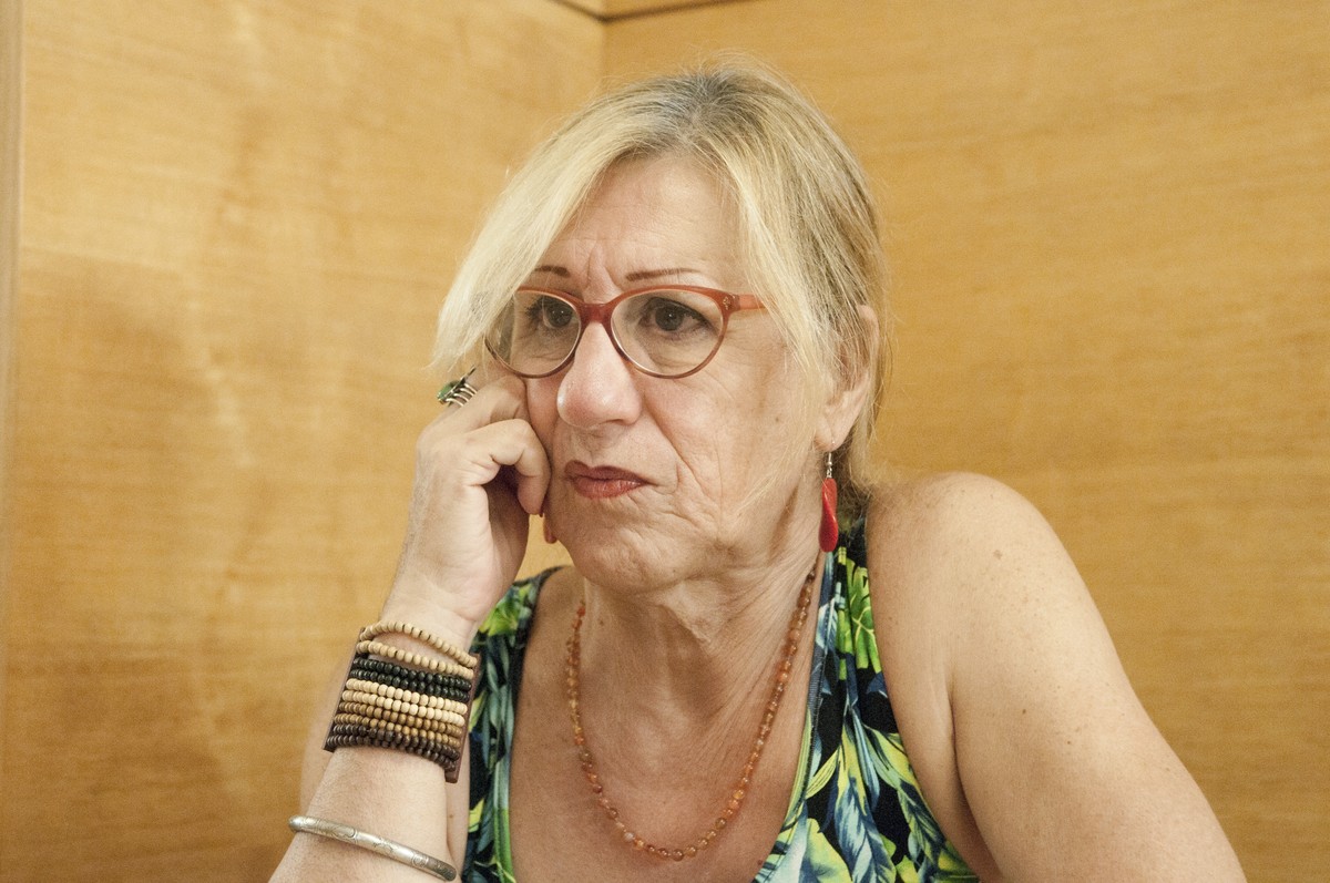 Cartunista Laerte é internada em UTI com covid-19 | Brasil | Valor ...