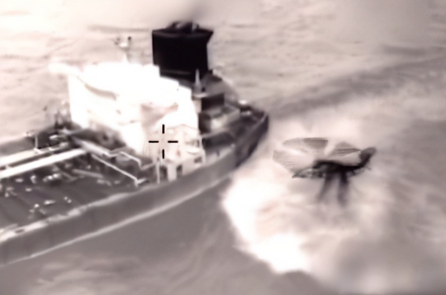 EUA apreendem navio-tanque ligado à Venezuela antes de reunião entre ...