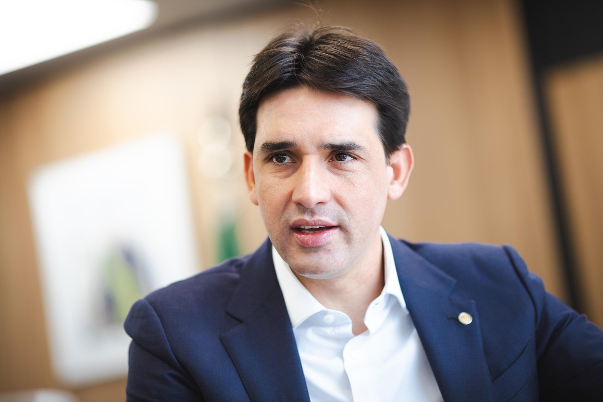 Costa Filho diz que já há nome no radar para substituí-lo no Ministério ...