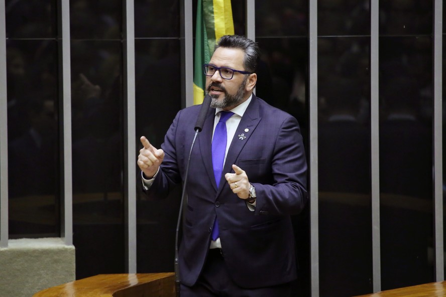 Quem é Alan Rick, senador flagrado em discussão no aeroporto | Política ...